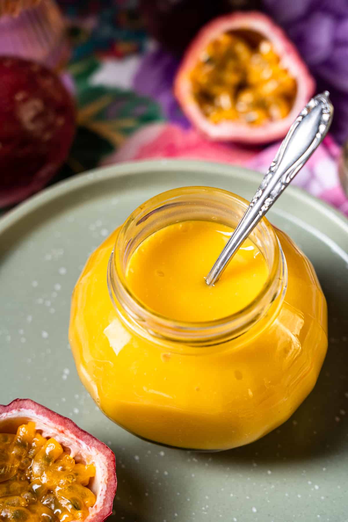 Pavlova with Passion Fruit Curd - Leisure Fan Club